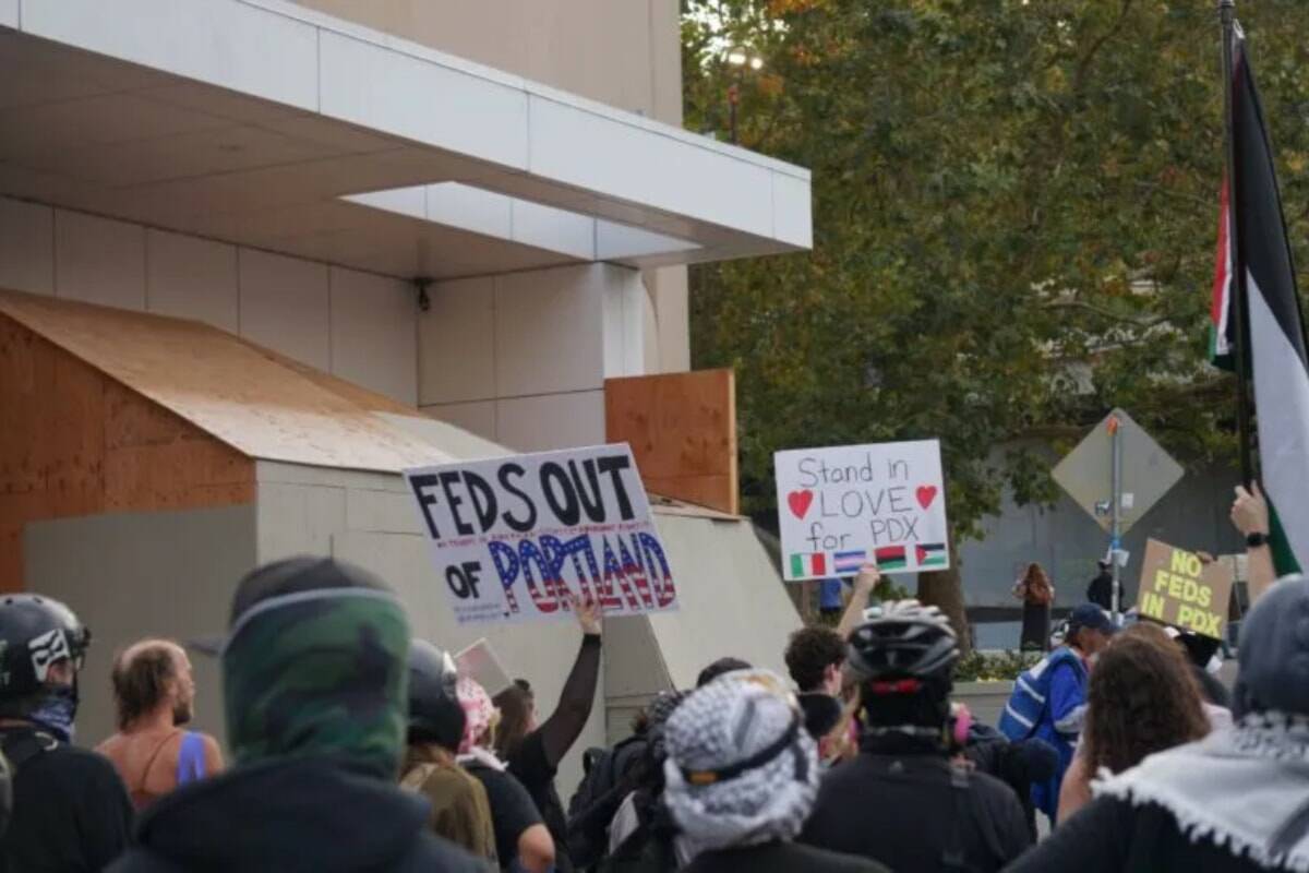 Hundreds gather at Portland ICE facility after Trump troop announcement ...